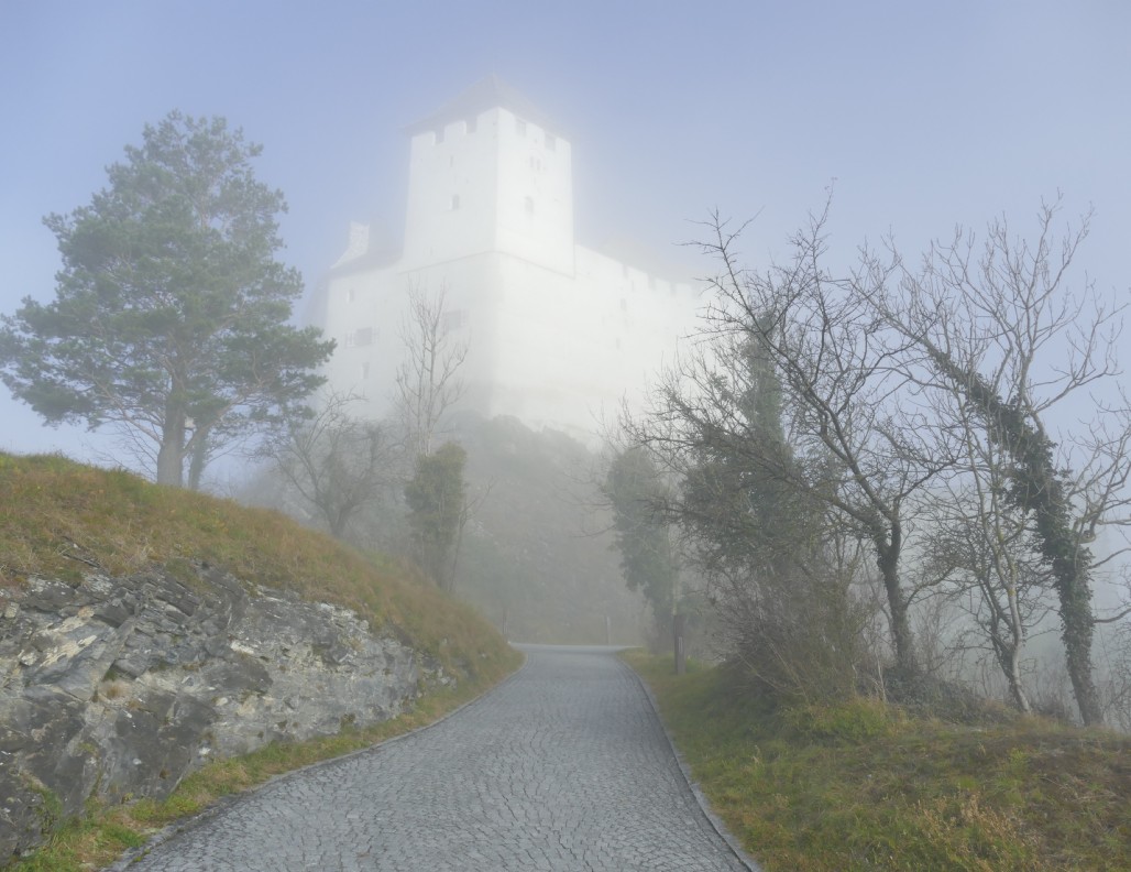 Gemeinde Balzers - Balzers - Herbst, Isolde Frick